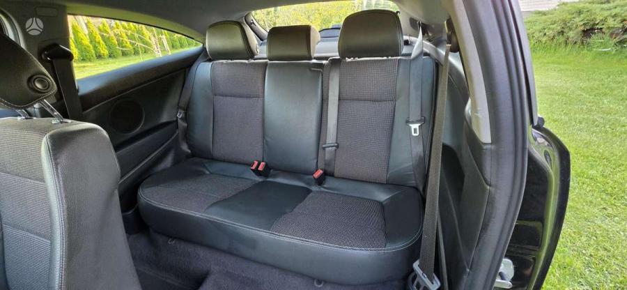 Black Opel Astra 2009 in Vilnius, with an engine capacity of 1.60 L and mileage of 188 thousand km for 850 €, photo 5 on AUTOMOTO.COM.LV