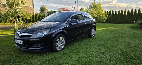 Black Opel Astra 2009 in Vilnius, with an engine capacity of 1.60 L and mileage of 188 thousand km for 850 €, photo 7 on AUTOMOTO.COM.LV