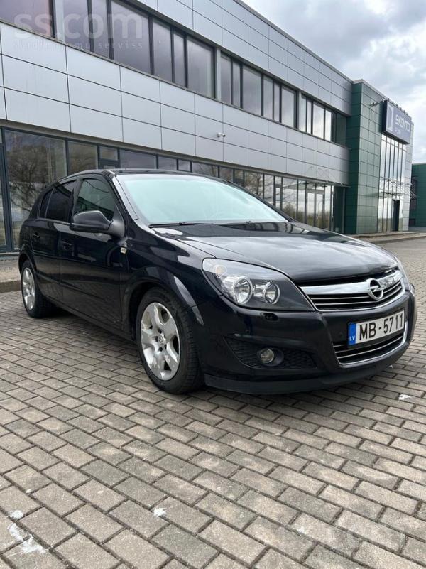 Melns Opel Astra 2009 Tukums, ar dzinēja tilpumu 1.90 L un nobraukumu 340 tūkst. km par 2200 €, foto 2 vietnē AUTOMOTO.COM.LV