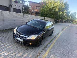 Black Opel Astra 2009 in Vilnius, with an engine capacity of 1.30 L and mileage of 260 thousand km for 1499 €, photo  on AUTOMOTO.COM.LV