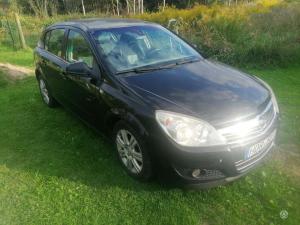 Black Opel Astra 2009 in Vilnius, with an engine capacity of 1.69 L and mileage of 320 thousand km for 1250 €, photo 5 on AUTOMOTO.COM.LV