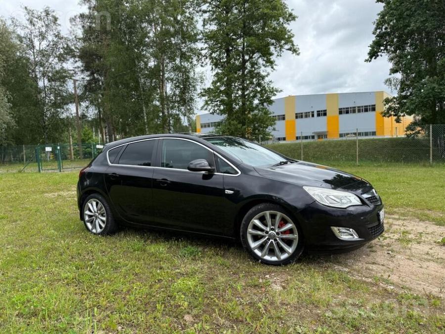 Melns Opel Astra 2010 Rīga, ar dzinēja tilpumu 1.70 L un nobraukumu 274 tūkst. km par 3000 €, foto 3 vietnē AUTOMOTO.COM.LV