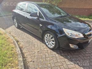Melns Opel Astra 2010 Rīga, ar dzinēja tilpumu 1.60 L un nobraukumu 155 tūkst. km par 950 €, foto 2 vietnē AUTOMOTO.COM.LV