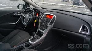 Melns Opel Astra 2010 Rīga, ar dzinēja tilpumu 1.70 L un nobraukumu 332 tūkst. km par 2390 €, foto 10 vietnē AUTOMOTO.COM.LV