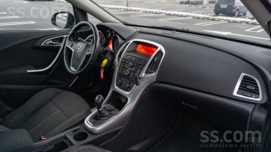Melns Opel Astra 2010 Rīga, ar dzinēja tilpumu 1.70 L un nobraukumu 332 tūkst. km par 2390 €, foto 10 vietnē AUTOMOTO.COM.LV
