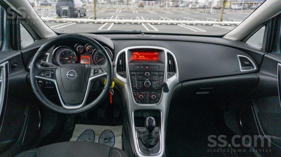 Melns Opel Astra 2010 Rīga, ar dzinēja tilpumu 1.70 L un nobraukumu 332 tūkst. km par 2390 €, foto 11 vietnē AUTOMOTO.COM.LV