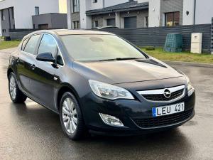 Black Opel Astra 2010 in Vilnius, with an engine capacity of 1.69 L and mileage of 250 thousand km for 3200 €, photo  on AUTOMOTO.COM.LV