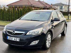 Black Opel Astra 2010 in Vilnius, with an engine capacity of 1.69 L and mileage of 250 thousand km for 3200 €, photo 7 on AUTOMOTO.COM.LV