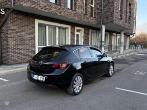 Black Opel Astra 2010 in Alytus, with an engine capacity of 1.69 L and mileage of 280 thousand km for 3300 €, photo 10 on AUTOMOTO.COM.LV