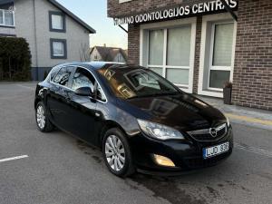 Black Opel Astra 2010 in Alytus, with an engine capacity of 1.69 L and mileage of 280 thousand km for 3300 €, photo 12 on AUTOMOTO.COM.LV