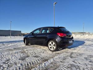 Melns Opel Astra 2010 Viļņa, ar dzinēja tilpumu 1.25 L un nobraukumu 219 tūkst. km par 3100 €, foto 5 vietnē AUTOMOTO.COM.LV