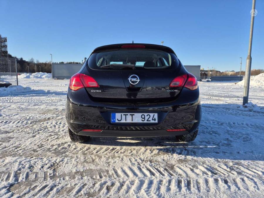 Melns Opel Astra 2010 Viļņa, ar dzinēja tilpumu 1.25 L un nobraukumu 219 tūkst. km par 3100 €, foto 6 vietnē AUTOMOTO.COM.LV