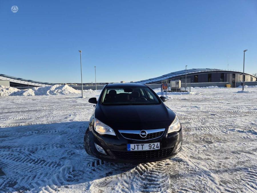 Melns Opel Astra 2010 Viļņa, ar dzinēja tilpumu 1.25 L un nobraukumu 219 tūkst. km par 3100 €, foto 12 vietnē AUTOMOTO.COM.LV