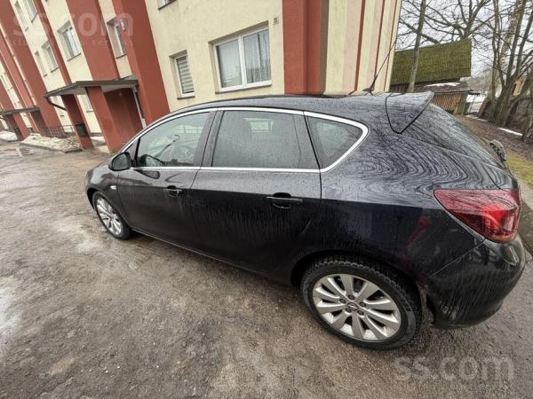 Melns Opel Astra 2010 Valka, ar dzinēja tilpumu 2.00 L un nobraukumu 240 tūkst. km par 4350 €, foto 2 vietnē AUTOMOTO.COM.LV