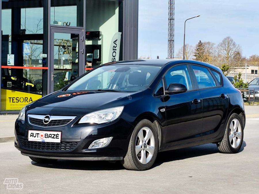 Melns Opel Astra 2010 Šauļi, ar dzinēja tilpumu 1.70 L un nobraukumu 280 tūkst. km par 3650 €, foto 3 vietnē AUTOMOTO.COM.LV