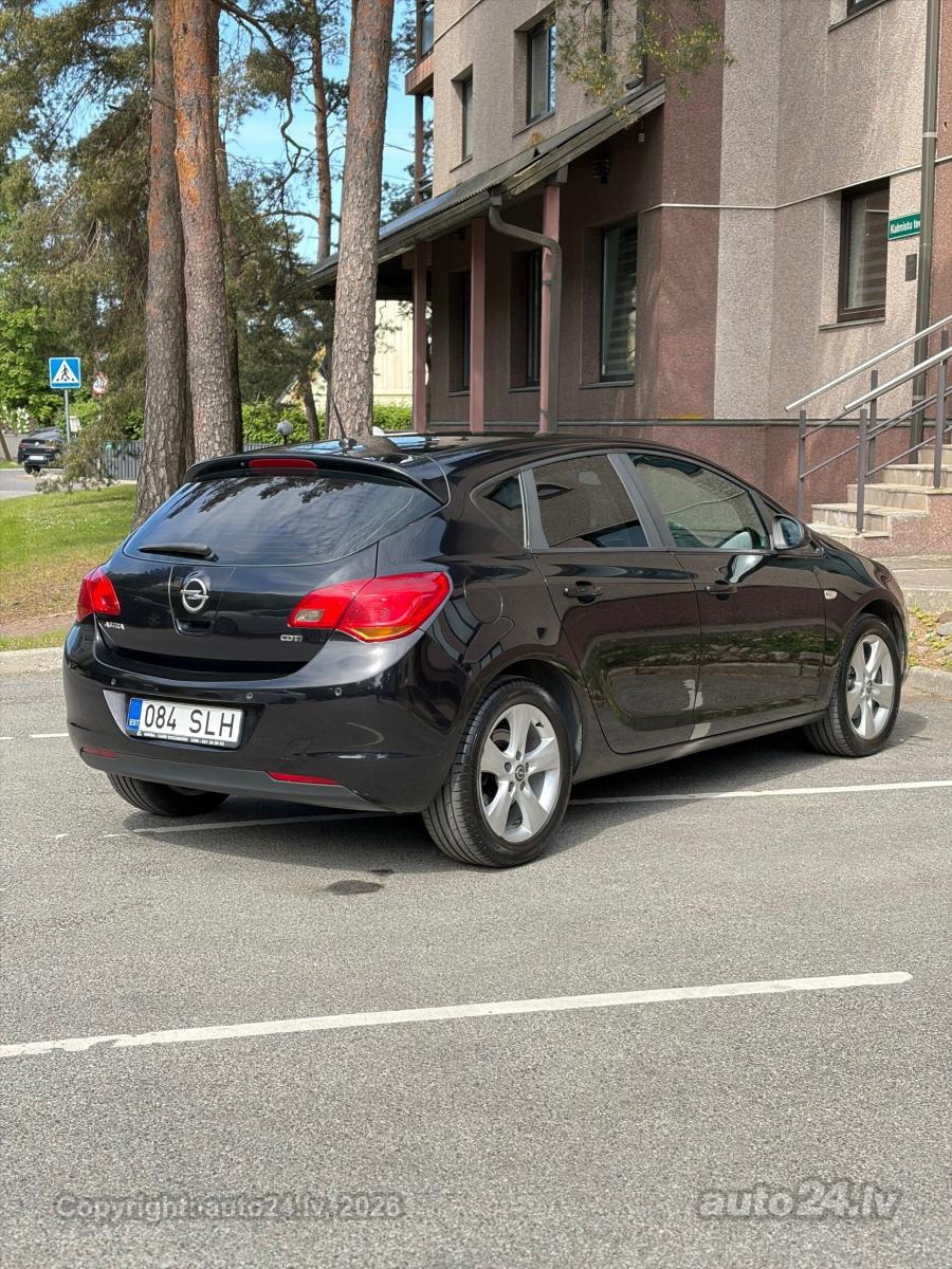 Melns Opel Astra 2010 Tallina, ar dzinēja tilpumu 1.70 L un nobraukumu 227 tūkst. km par 2999 €, foto 5 vietnē AUTOMOTO.COM.LV