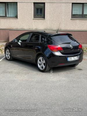 Melns Opel Astra 2010 Tallina, ar dzinēja tilpumu 1.70 L un nobraukumu 227 tūkst. km par 2999 €, foto 7 vietnē AUTOMOTO.COM.LV