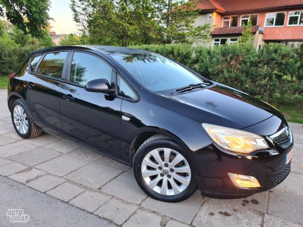 Black Opel Astra 2010 in Klaipeda, with an engine capacity of 1.70 L and mileage of 250 thousand km for 2999 €, photo 5 on AUTOMOTO.COM.LV