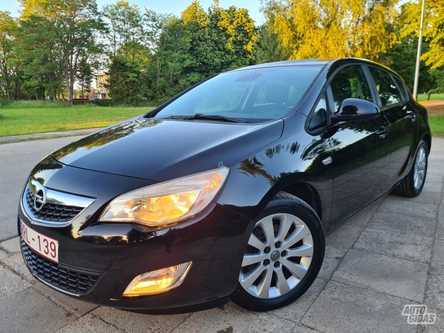 Melns Opel Astra 2010 Šilutė, ar dzinēja tilpumu 1.70 L un nobraukumu 250 tūkst. km par 2999 €, foto 1 vietnē AUTOMOTO.COM.LV