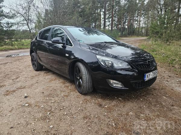 Melns Opel Astra 2010 Gulbene, ar dzinēja tilpumu 1.60 L un nobraukumu 0 tūkst. km par 4500 €, foto 5 vietnē AUTOMOTO.COM.LV