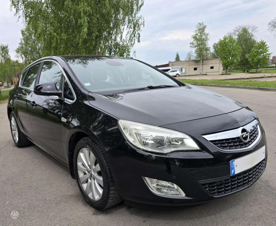 Melns Opel Astra 2010 Tauragė, ar dzinēja tilpumu 1.69 L un nobraukumu 293 tūkst. km par 3200 €, foto 4 vietnē AUTOMOTO.COM.LV
