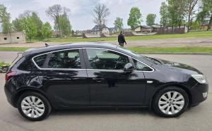 Melns Opel Astra 2010 Tauragė, ar dzinēja tilpumu 1.69 L un nobraukumu 293 tūkst. km par 3200 €, foto 5 vietnē AUTOMOTO.COM.LV