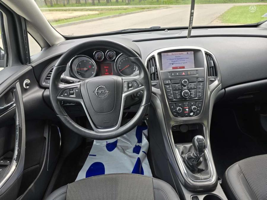 Melns Opel Astra 2010 Tauragė, ar dzinēja tilpumu 1.69 L un nobraukumu 293 tūkst. km par 3200 €, foto 10 vietnē AUTOMOTO.COM.LV