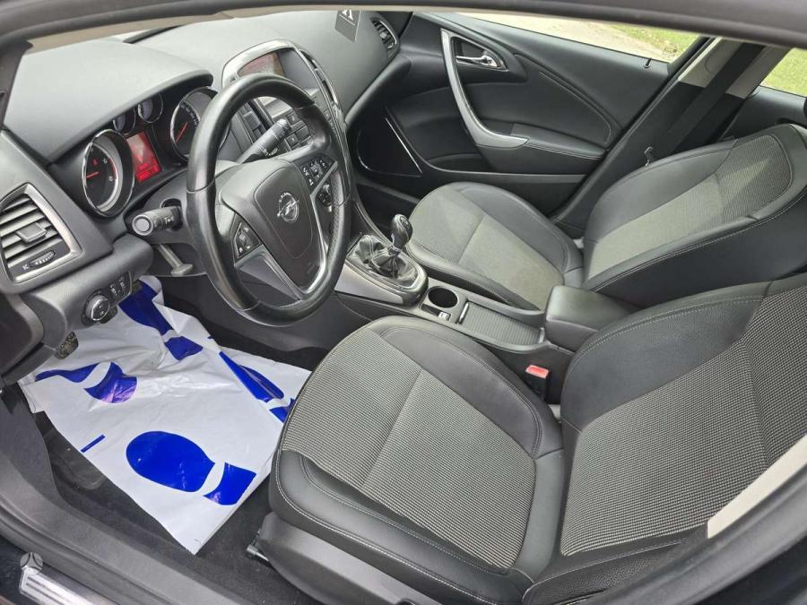 Melns Opel Astra 2010 Tauragė, ar dzinēja tilpumu 1.69 L un nobraukumu 293 tūkst. km par 3200 €, foto 12 vietnē AUTOMOTO.COM.LV