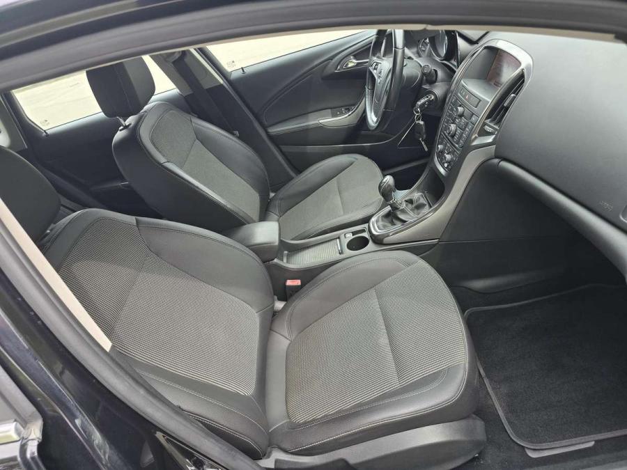 Melns Opel Astra 2010 Tauragė, ar dzinēja tilpumu 1.69 L un nobraukumu 293 tūkst. km par 3200 €, foto 13 vietnē AUTOMOTO.COM.LV