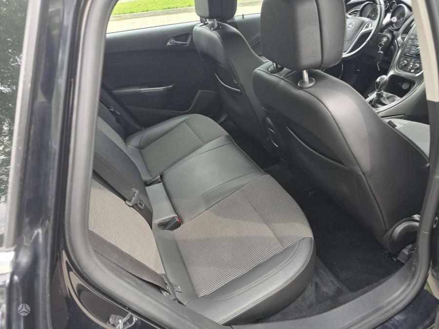 Melns Opel Astra 2010 Tauragė, ar dzinēja tilpumu 1.69 L un nobraukumu 293 tūkst. km par 3200 €, foto 14 vietnē AUTOMOTO.COM.LV