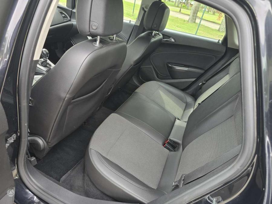 Melns Opel Astra 2010 Tauragė, ar dzinēja tilpumu 1.69 L un nobraukumu 293 tūkst. km par 3200 €, foto 15 vietnē AUTOMOTO.COM.LV