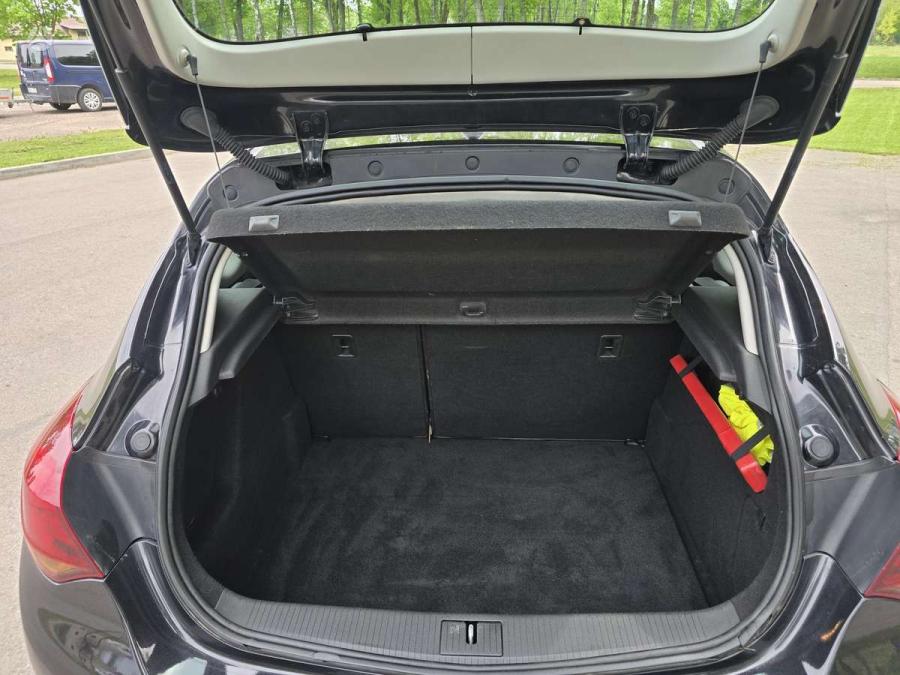 Melns Opel Astra 2010 Tauragė, ar dzinēja tilpumu 1.69 L un nobraukumu 293 tūkst. km par 3200 €, foto 16 vietnē AUTOMOTO.COM.LV