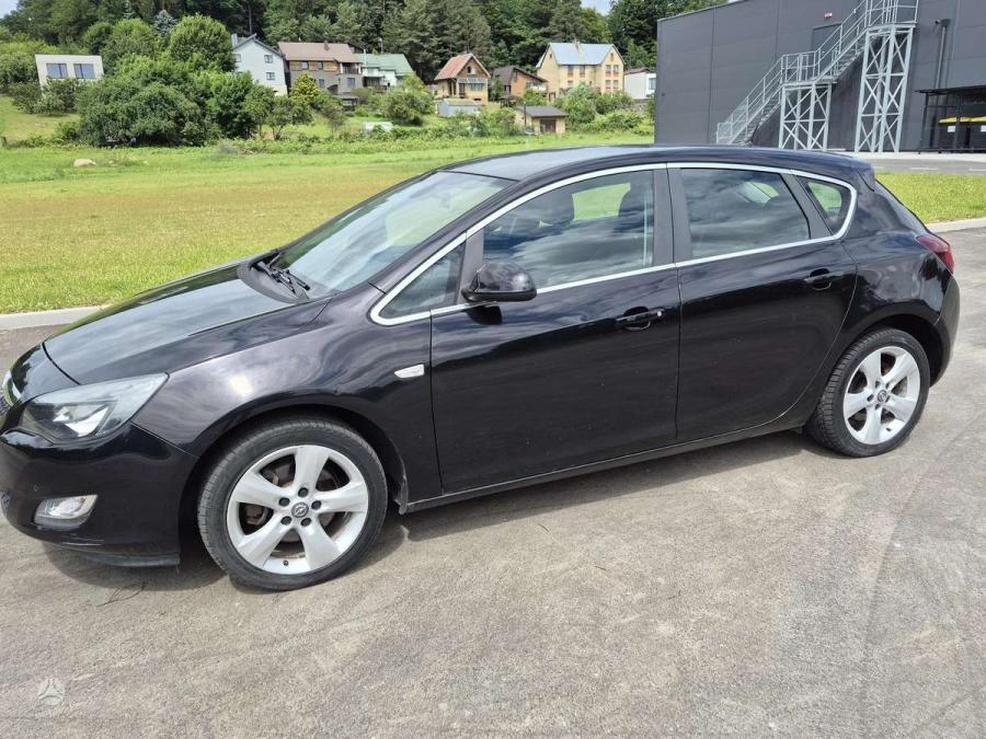 Melns Opel Astra 2010 Kauņa, ar dzinēja tilpumu 1.69 L un nobraukumu 130 tūkst. km par 3250 €, foto 8 vietnē AUTOMOTO.COM.LV
