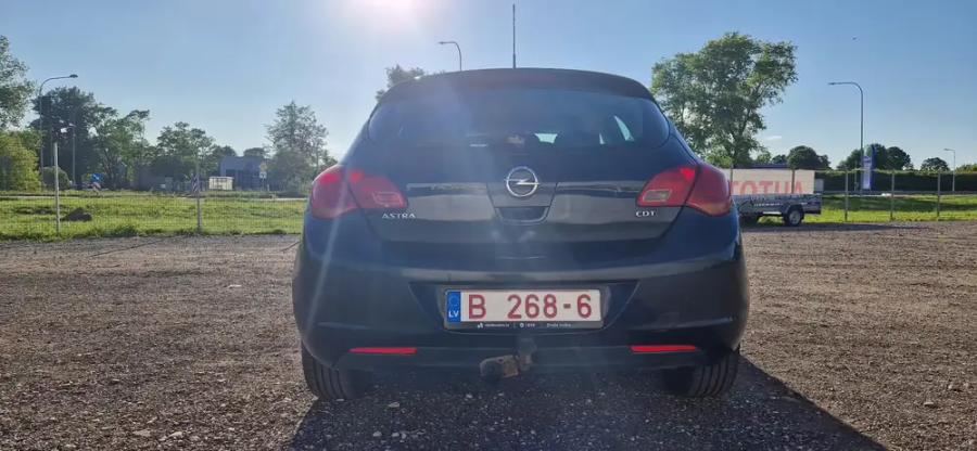 Черный Опель Астра 2010 в Даугавпилс, объемом двигателя 1.70 л и пробегом 321 тыс. км за 2950 €, фото 5 на AUTOMOTO.COM.LV