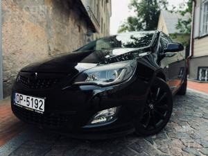 Black Opel Astra 2010 in Cesis, with an engine capacity of 2.00 L and mileage of 0 thousand km for 4750 €, photo 4 on AUTOMOTO.COM.LV