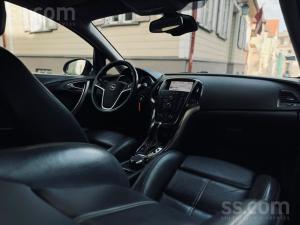 Black Opel Astra 2010 in Cesis, with an engine capacity of 2.00 L and mileage of 0 thousand km for 4750 €, photo 14 on AUTOMOTO.COM.LV