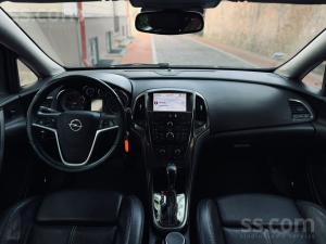 Black Opel Astra 2010 in Cesis, with an engine capacity of 2.00 L and mileage of 0 thousand km for 4750 €, photo 15 on AUTOMOTO.COM.LV