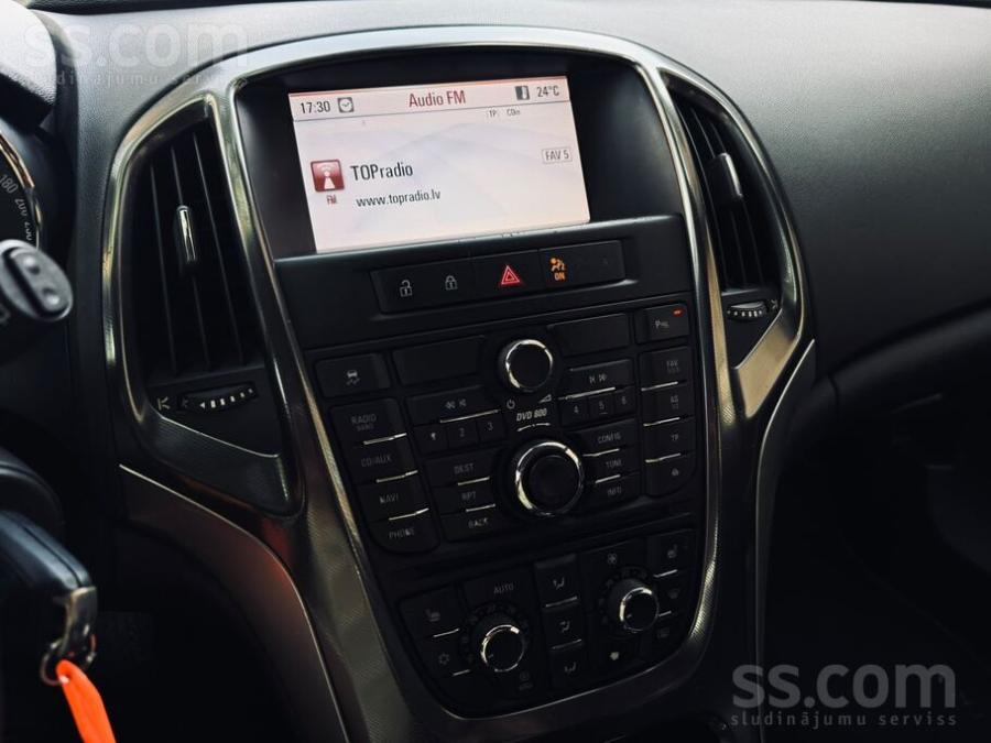 Black Opel Astra 2010 in Cesis, with an engine capacity of 2.00 L and mileage of 0 thousand km for 4750 €, photo 16 on AUTOMOTO.COM.LV