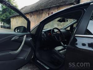Black Opel Astra 2010 in Cesis, with an engine capacity of 2.00 L and mileage of 0 thousand km for 4750 €, photo 18 on AUTOMOTO.COM.LV