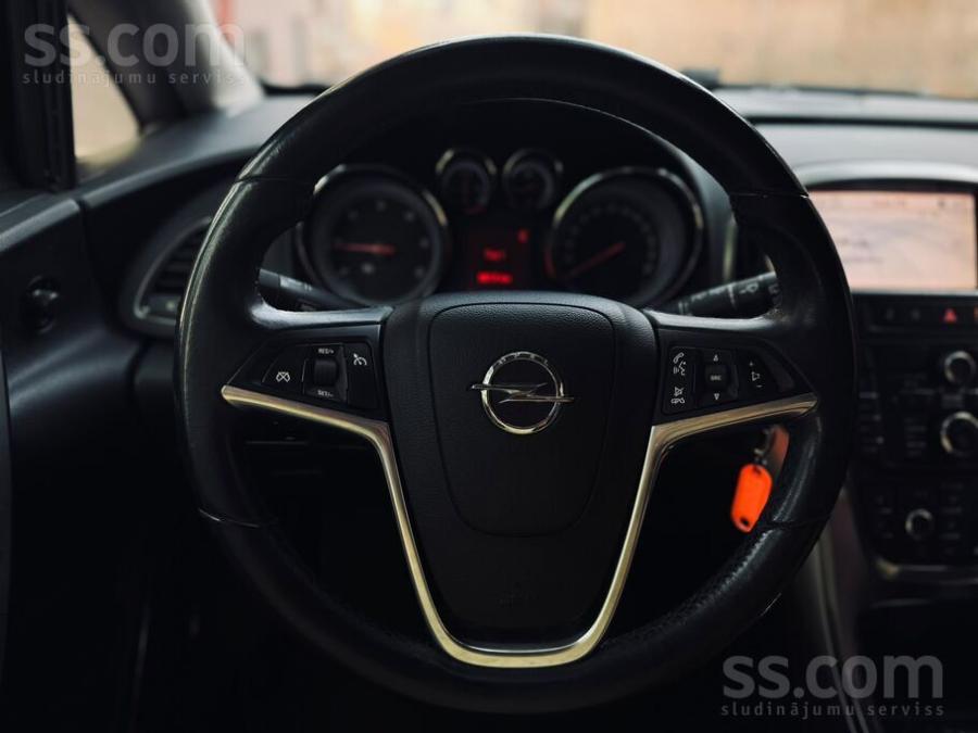 Black Opel Astra 2010 in Cesis, with an engine capacity of 2.00 L and mileage of 0 thousand km for 4750 €, photo 20 on AUTOMOTO.COM.LV