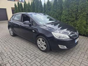 Black Opel Astra 2010 in Kaunas, with an engine capacity of 1.69 L and mileage of 214 thousand km for 1500 €, photo  on AUTOMOTO.COM.LV
