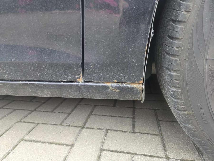 Black Opel Astra 2010 in Kaunas, with an engine capacity of 1.69 L and mileage of 214 thousand km for 1500 €, photo 14 on AUTOMOTO.COM.LV