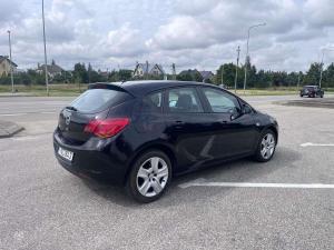 Black Opel Astra 2010 in Marijampole, with an engine capacity of 1.60 L and mileage of 152 thousand km for 3690 €, photo 11 on AUTOMOTO.COM.LV