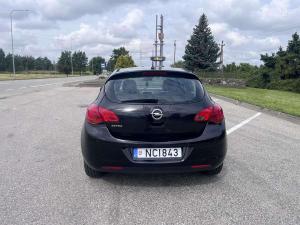 Black Opel Astra 2010 in Marijampole, with an engine capacity of 1.60 L and mileage of 152 thousand km for 3690 €, photo 13 on AUTOMOTO.COM.LV
