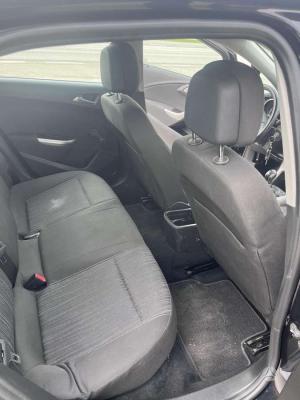Black Opel Astra 2010 in Marijampole, with an engine capacity of 1.60 L and mileage of 152 thousand km for 3690 €, photo 16 on AUTOMOTO.COM.LV