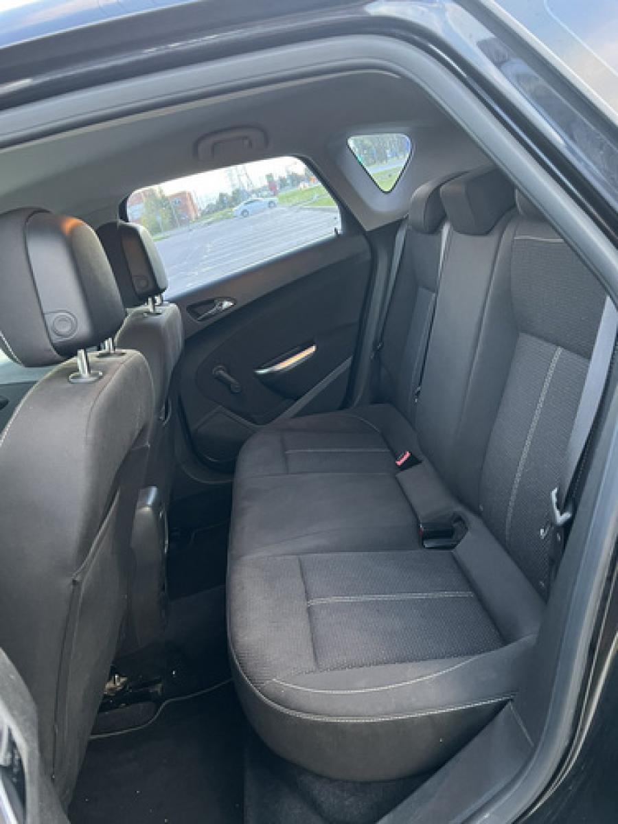 Melns Opel Astra 2010 Narva, ar dzinēja tilpumu 1.60 L un nobraukumu 157 tūkst. km par 2999 €, foto 12 vietnē AUTOMOTO.COM.LV