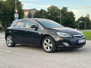 Melns Opel Astra 2010 Narva, ar dzinēja tilpumu 1.60 L un nobraukumu 157 tūkst. km par 2999 €, foto 14 vietnē AUTOMOTO.COM.LV