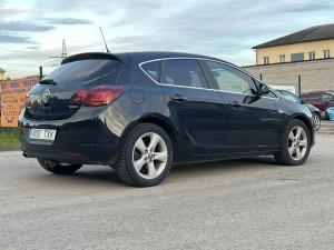 Melns Opel Astra 2010 Narva, ar dzinēja tilpumu 1.60 L un nobraukumu 157 tūkst. km par 2999 €, foto 19 vietnē AUTOMOTO.COM.LV