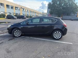 Melns Opel Astra 2010 Rīga, ar dzinēja tilpumu 1.70 L un nobraukumu 290 tūkst. km par 2999 €, foto 1 vietnē AUTOMOTO.COM.LV