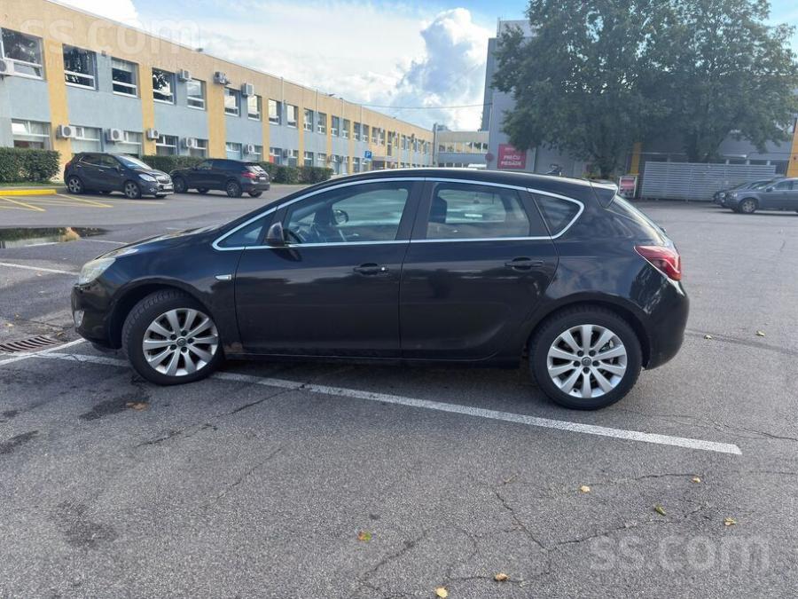 Melns Opel Astra 2010 Rīga, ar dzinēja tilpumu 1.70 L un nobraukumu 290 tūkst. km par 2999 €, foto 1 vietnē AUTOMOTO.COM.LV